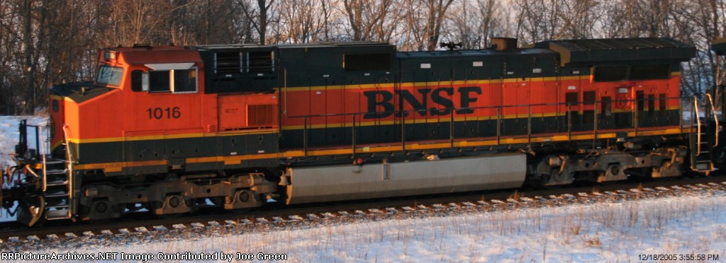 BNSF 1016